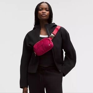 lululemon athletica | Bags | Nwt Lululemon Everywhere Belt Bag L L ...